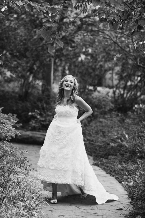 Bridal Portrait Photo Shoots - A Southern Wedding Tradition | Junebug ...